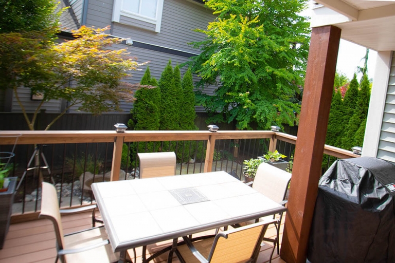 Veranda Deck Railing Kit - Round Balusters - Peak Products (Canada)