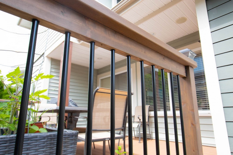 Veranda Deck Stair Railing Kit - Round Balusters - Peak Products (Canada)